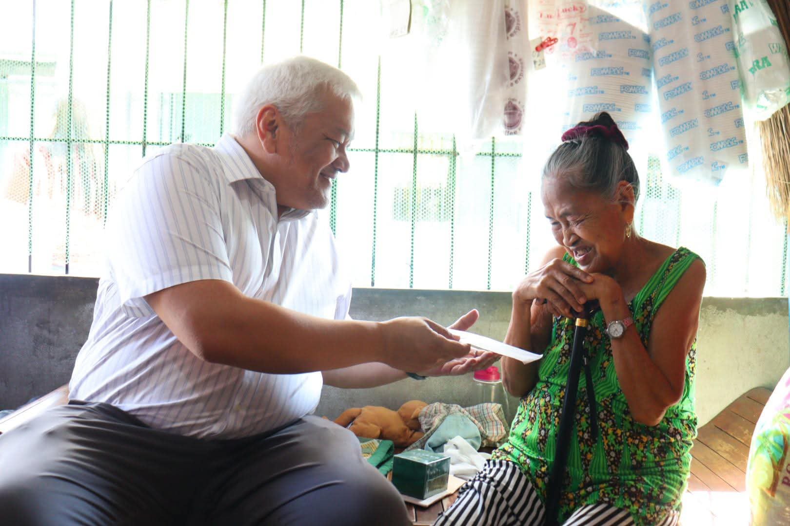 Cong Pogi visits senior citizens in Pampanga First District - Central ...